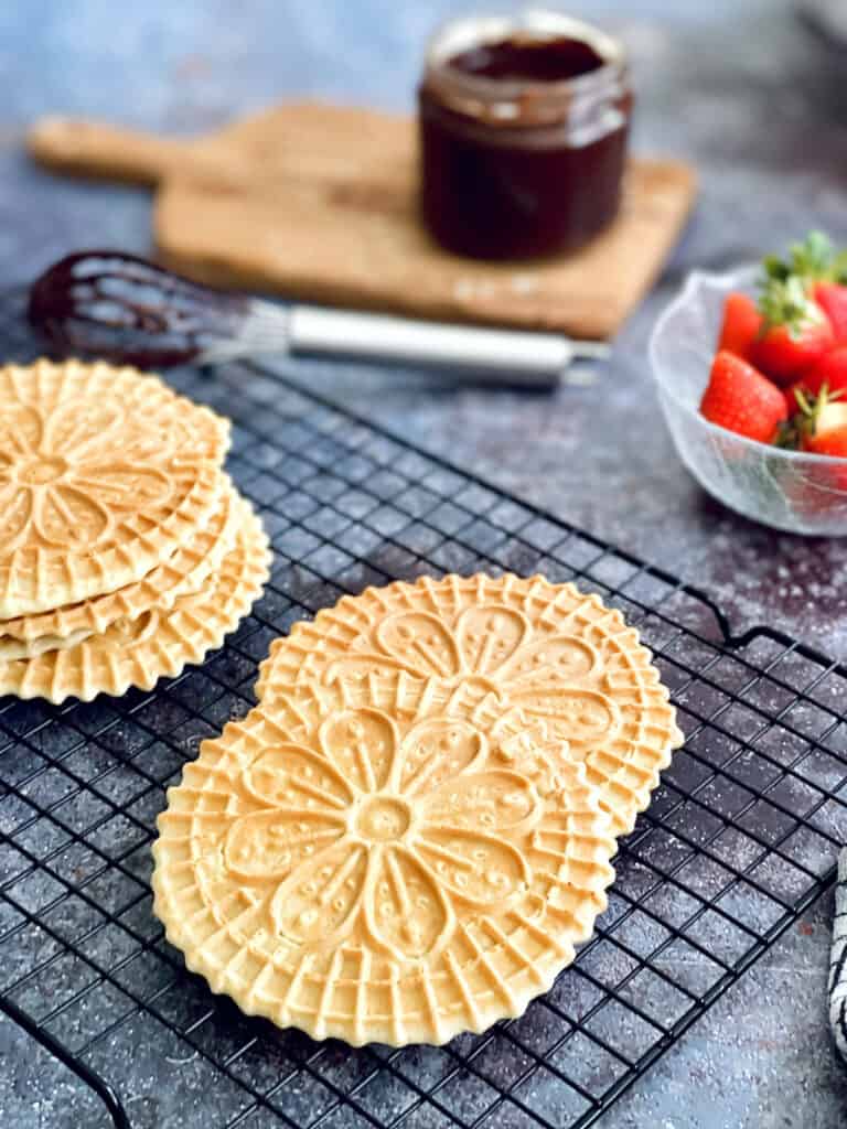 Sugar-Free Pizzelles (Italian Round Waffle Cookies) — Love Incredible ...