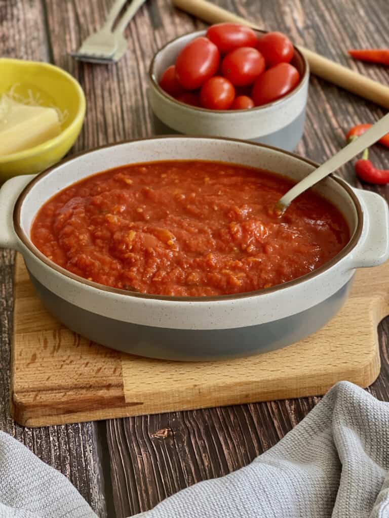 Big Batch Homemade Tomato Spaghetti Sauce — Love Incredible Recipes