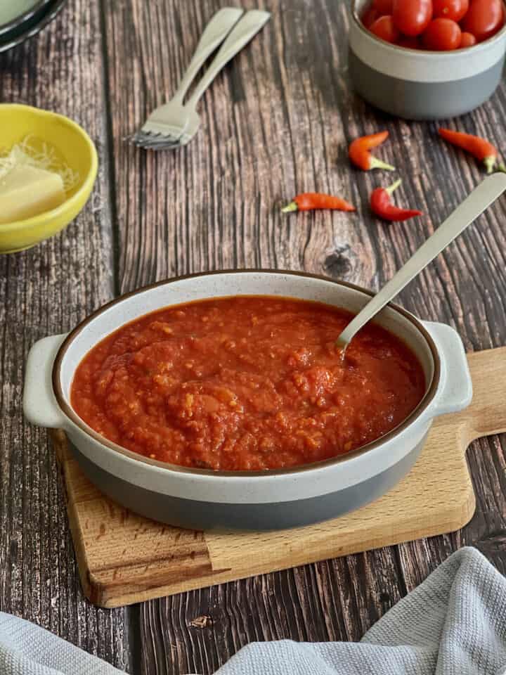 Big Batch Homemade Tomato Spaghetti Sauce — Love Incredible Recipes