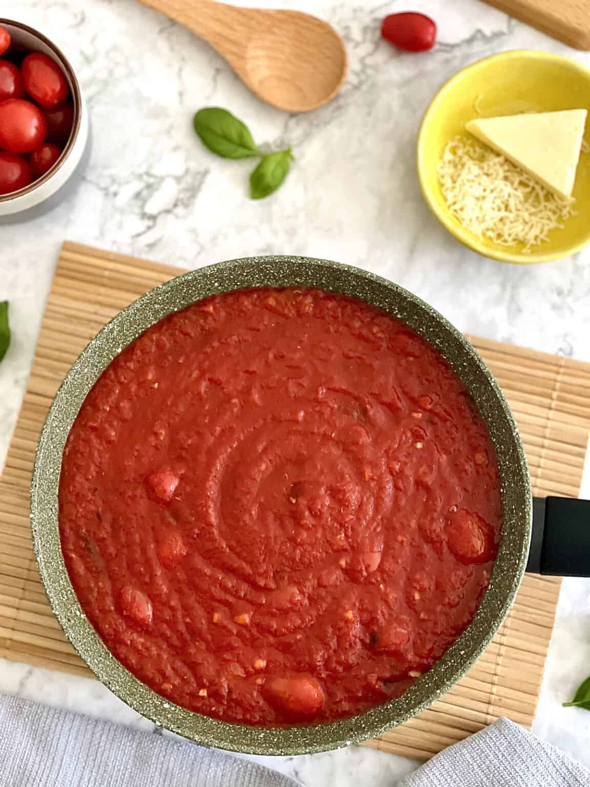 Simple Italian Tomato Sauce — Love Incredible Recipes