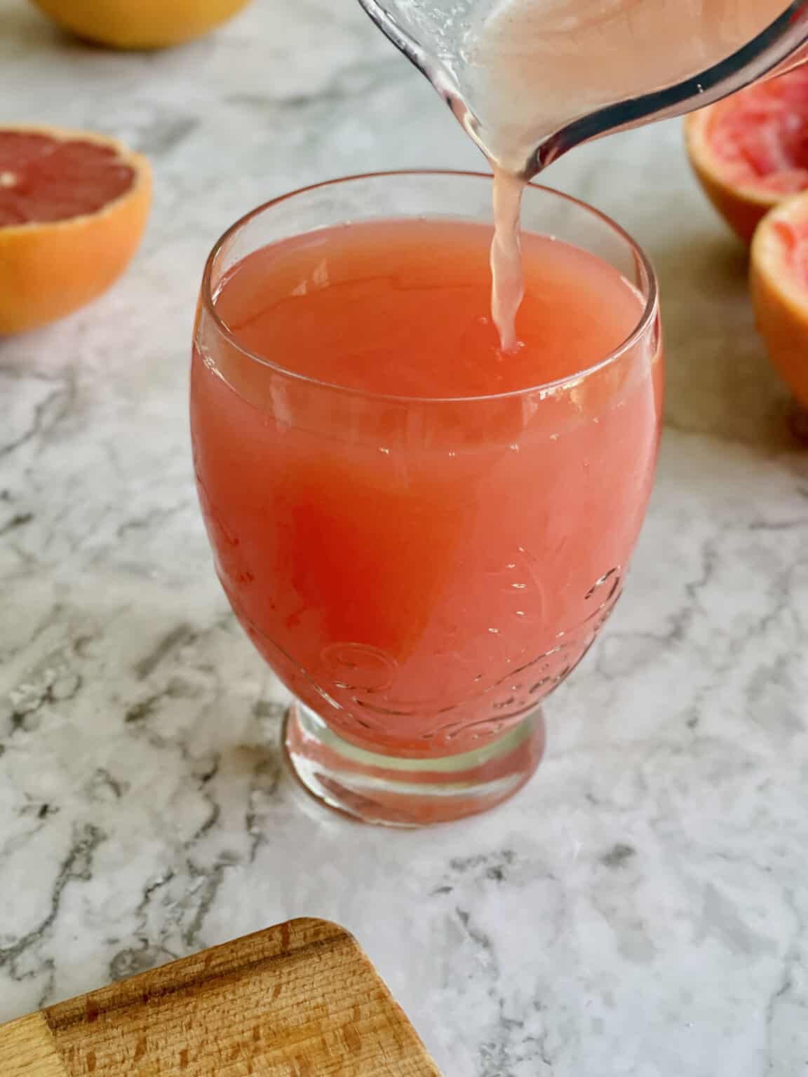 How to Make Fresh Grapefruit Juice (Simple Recipe) — Love Incredible ...