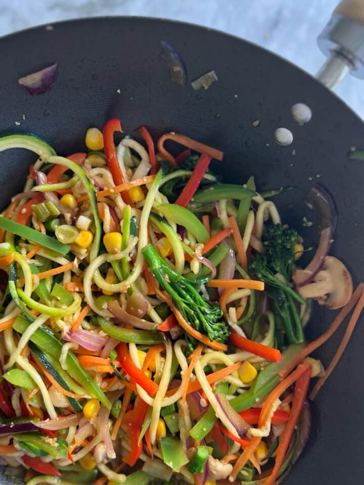 Crispy Palak Pakora (Spinach and Onion Pakora) — Love Incredible Recipes